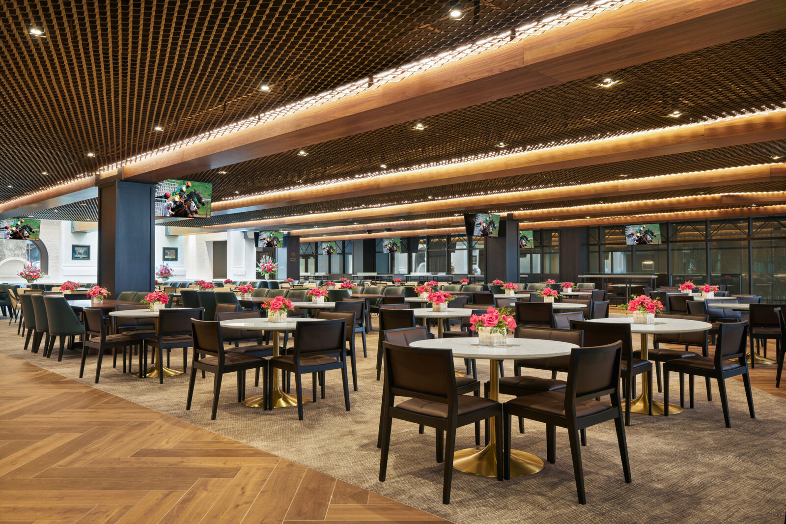 Woodford Reserve Paddock Club & Enclosure | Luxury Dining | Seats ...