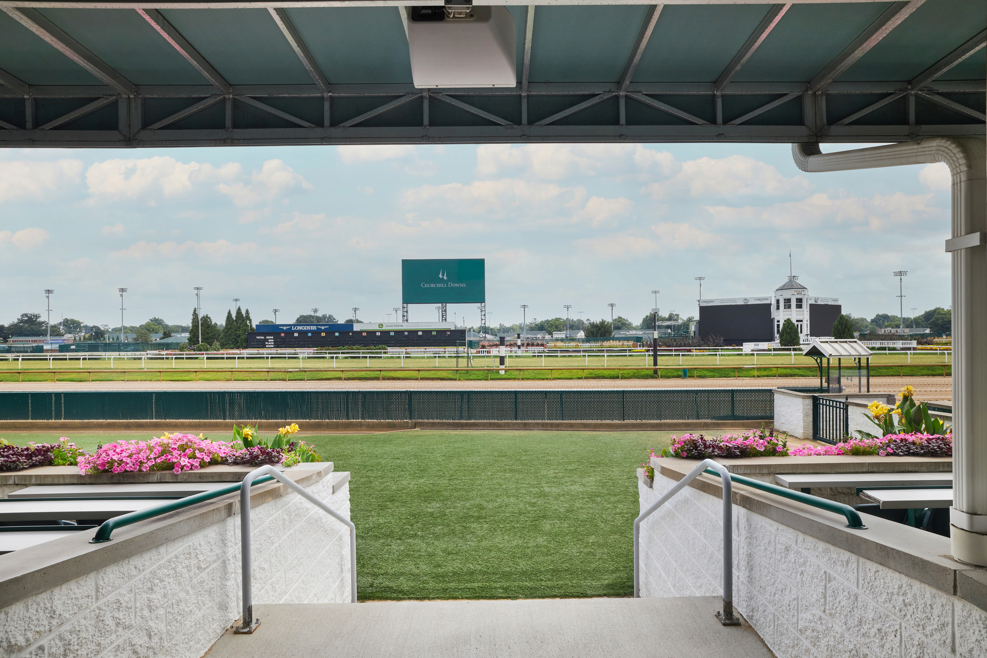 Woodford Reserve Paddock Club & Enclosure | Paddock Seating | Seats ...