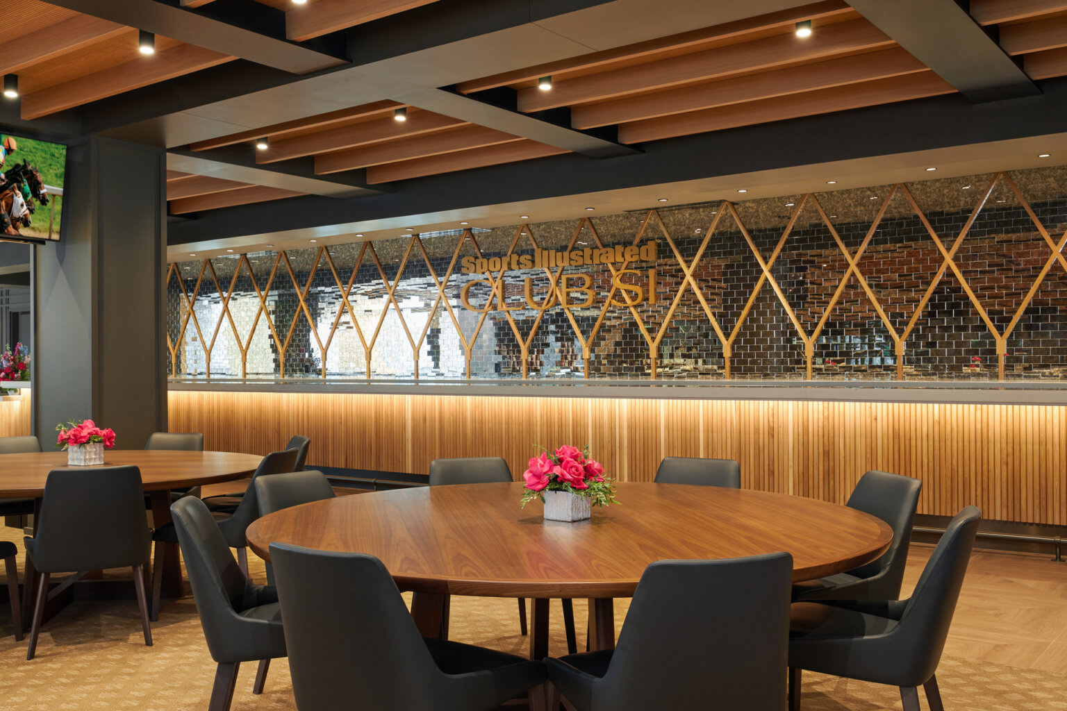 Club SI & Enclosure | Premium Dining | Seats | Kentucky Derby