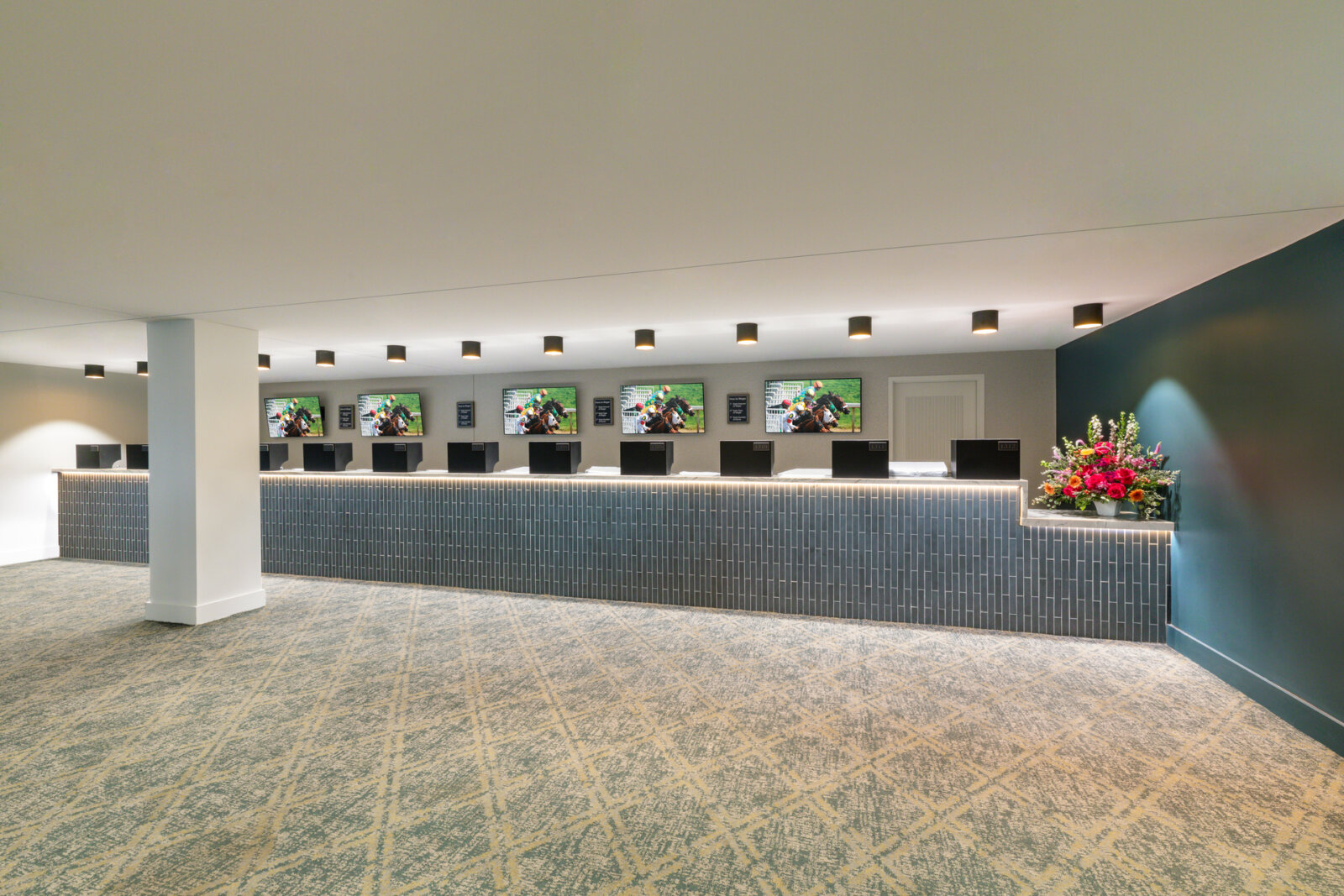 Homestretch Rail Lounges & Terrace | Premium Dining | Seats | Kentucky ...