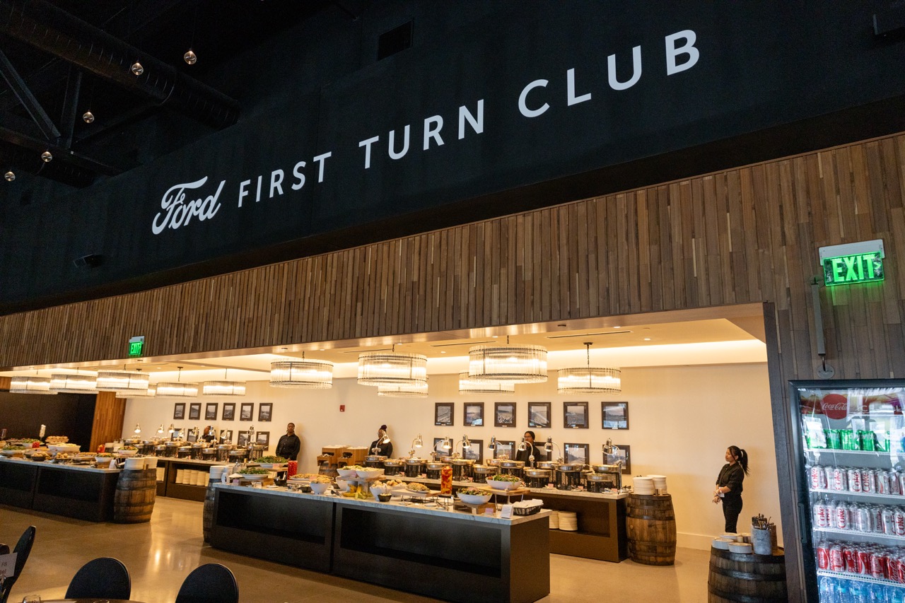 Ford First Turn Club Dining | Premium Dining | Seats | Kentucky Derby