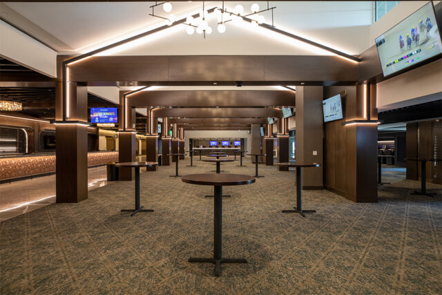 Homestretch Club Dining | Dining | Seats | Churchill Downs