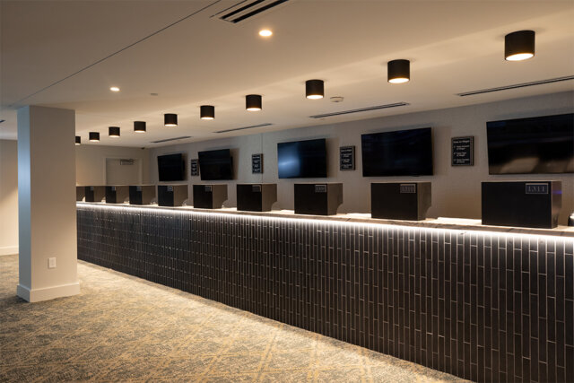 Homestretch Club Dining | Dining | Seats | Churchill Downs