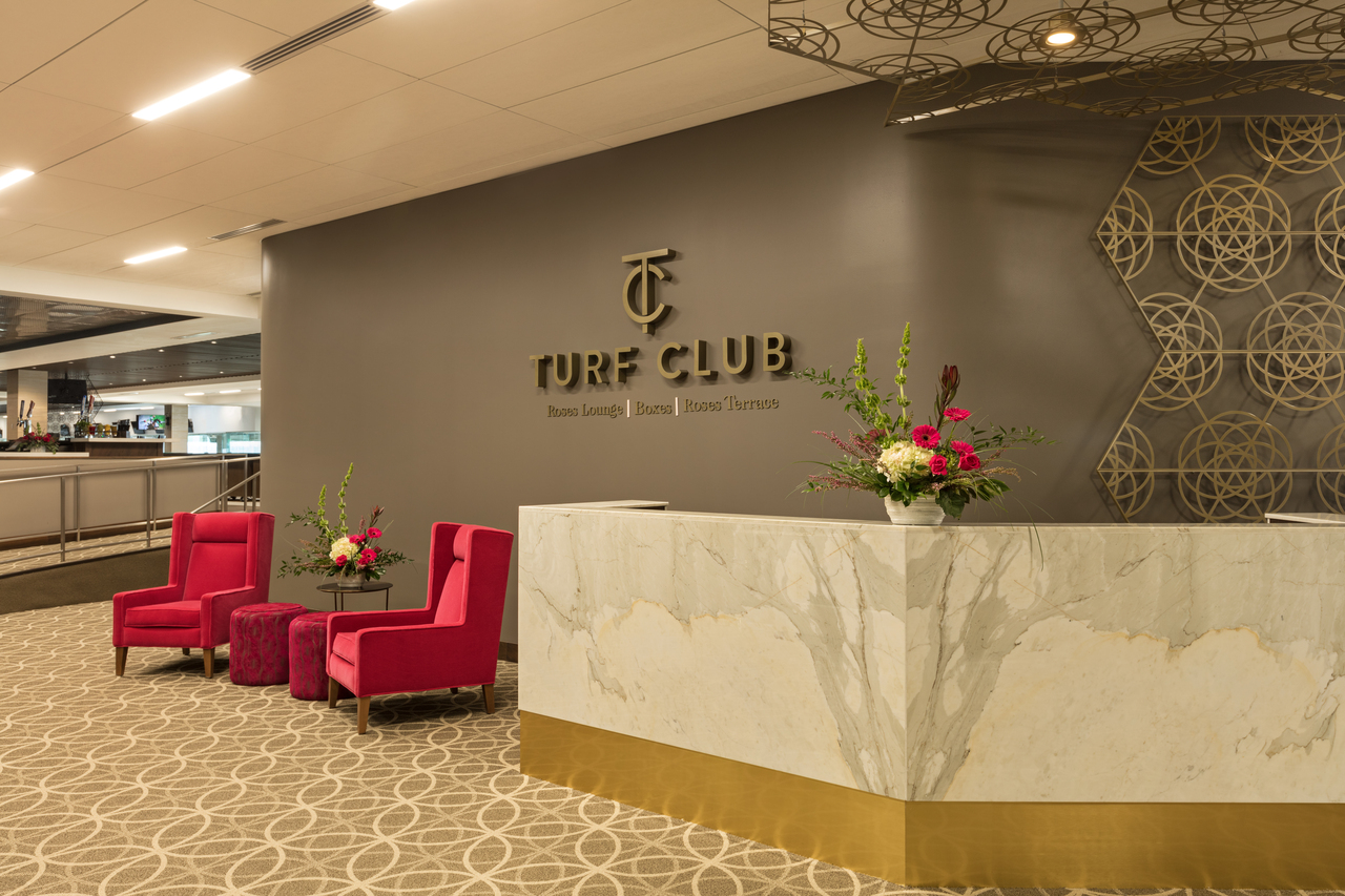 Dining | Seating experience | Churchill Downs