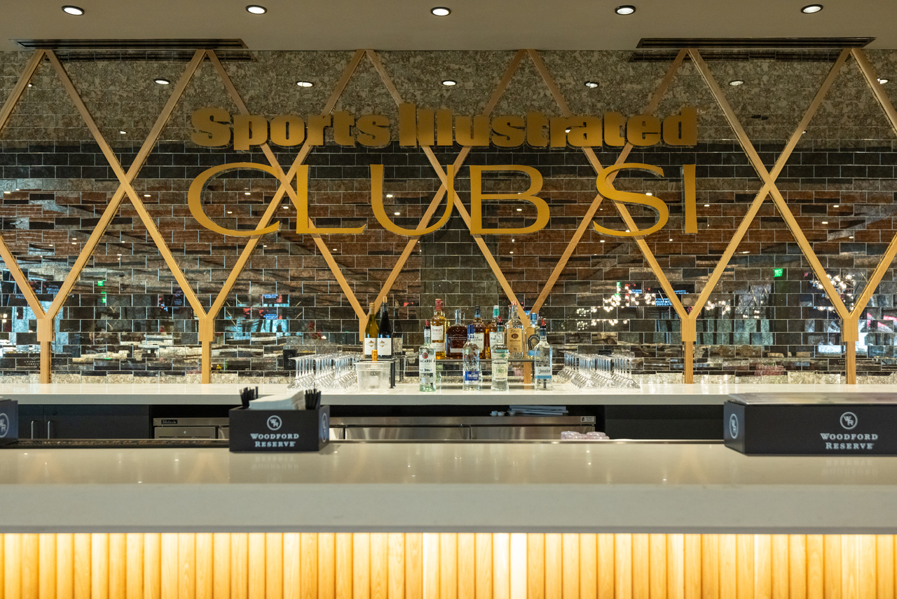 Club SI & Enclosure | Dining | Seats | Churchill Downs