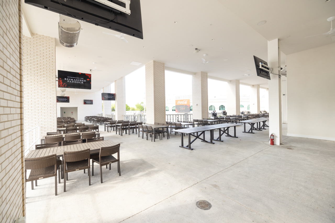 Plaza Balcony and Loge | Dining | Seats | Churchill Downs