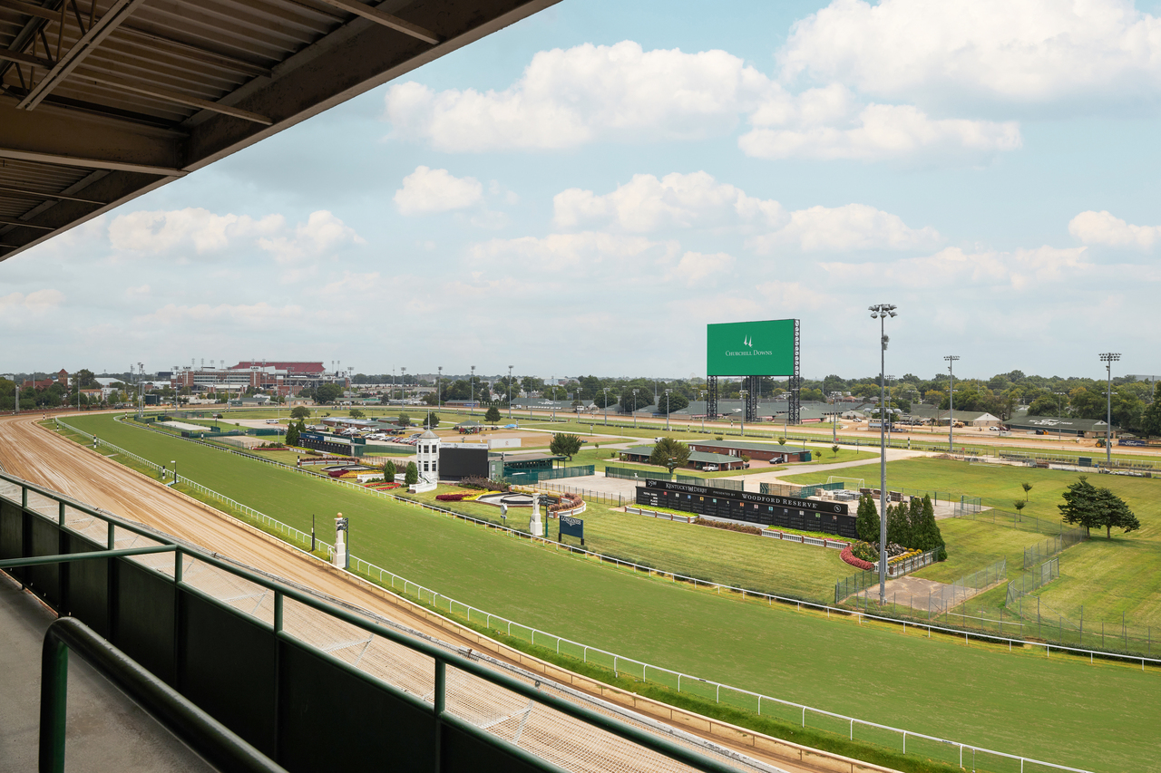 Skye Terrace | Dining | Seats | Churchill Downs