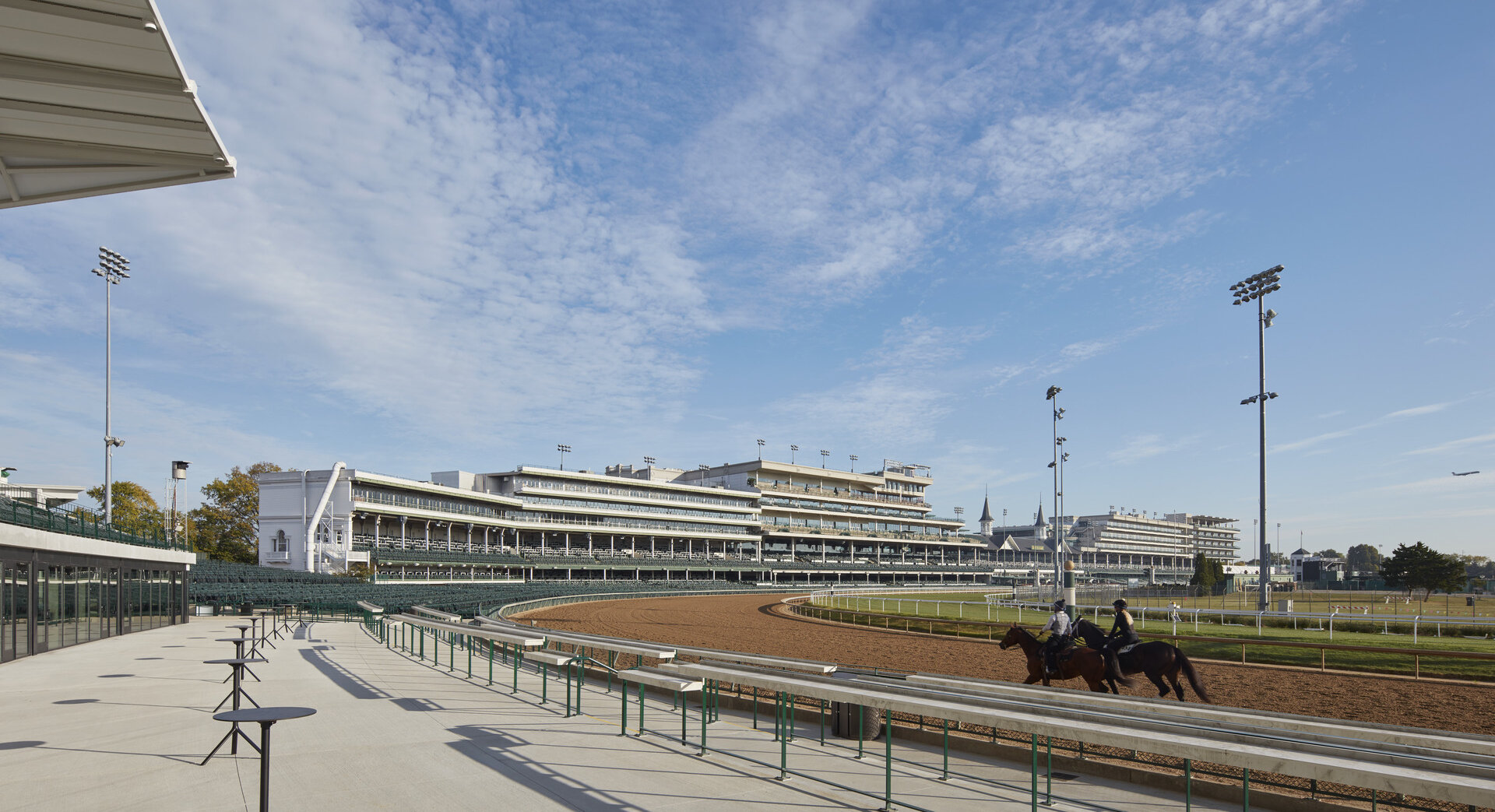 Ford First Turn Club | Dining | Seats | Churchill Downs