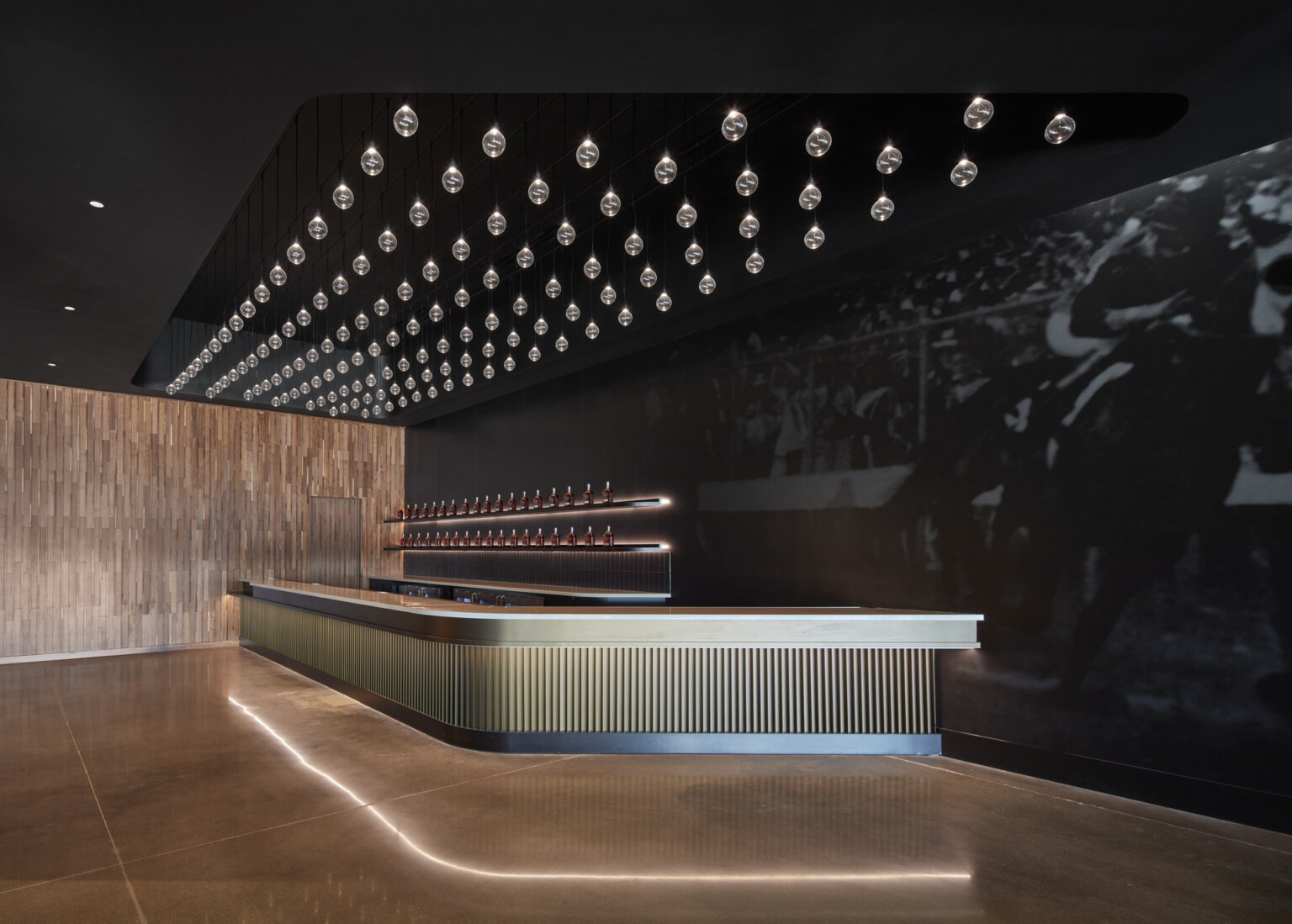 Ford First Turn Club | Dining | Seats | Churchill Downs