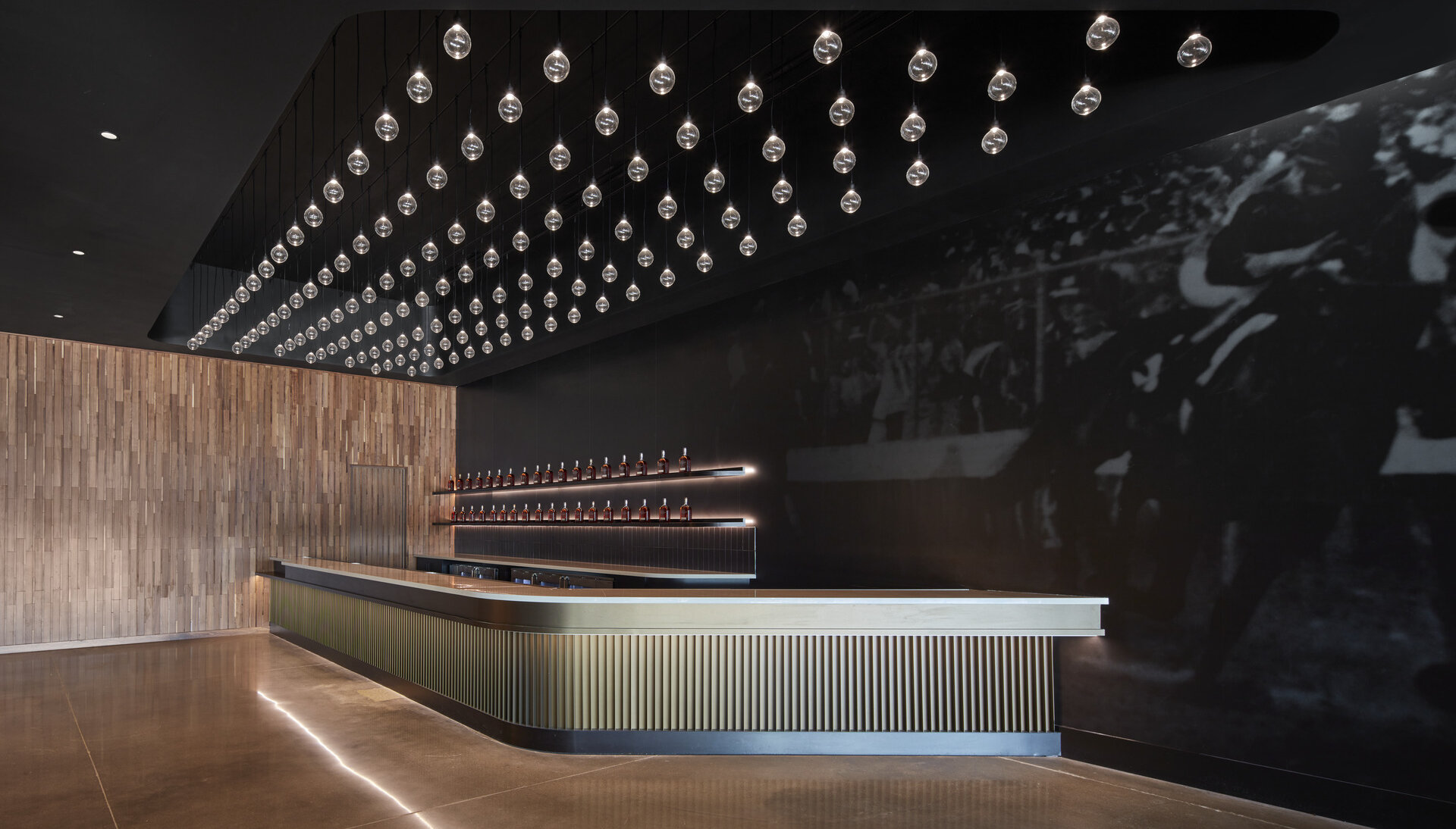 Ford First Turn Club | Dining | Seats | Churchill Downs