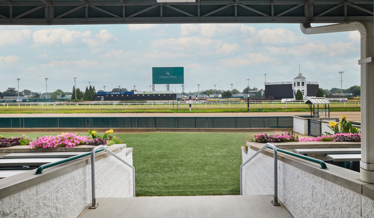 Suites & Private Rooms | Seating experience | Churchill Downs